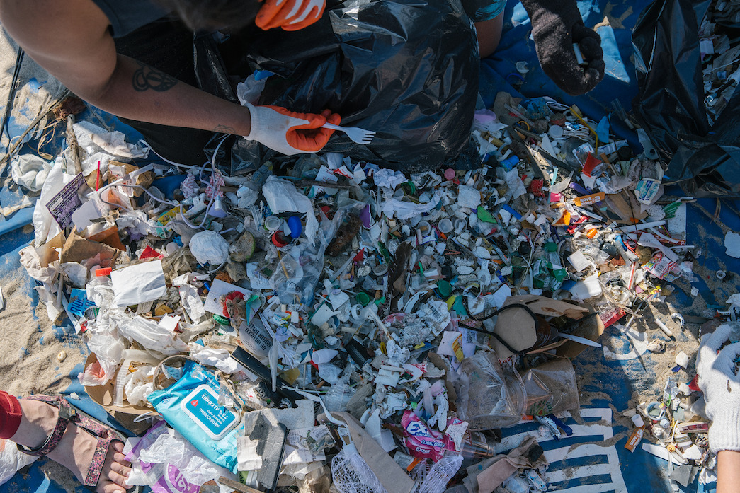The Outer Banks Cast Cleaned Up Santa Monica’s Coastline After ...