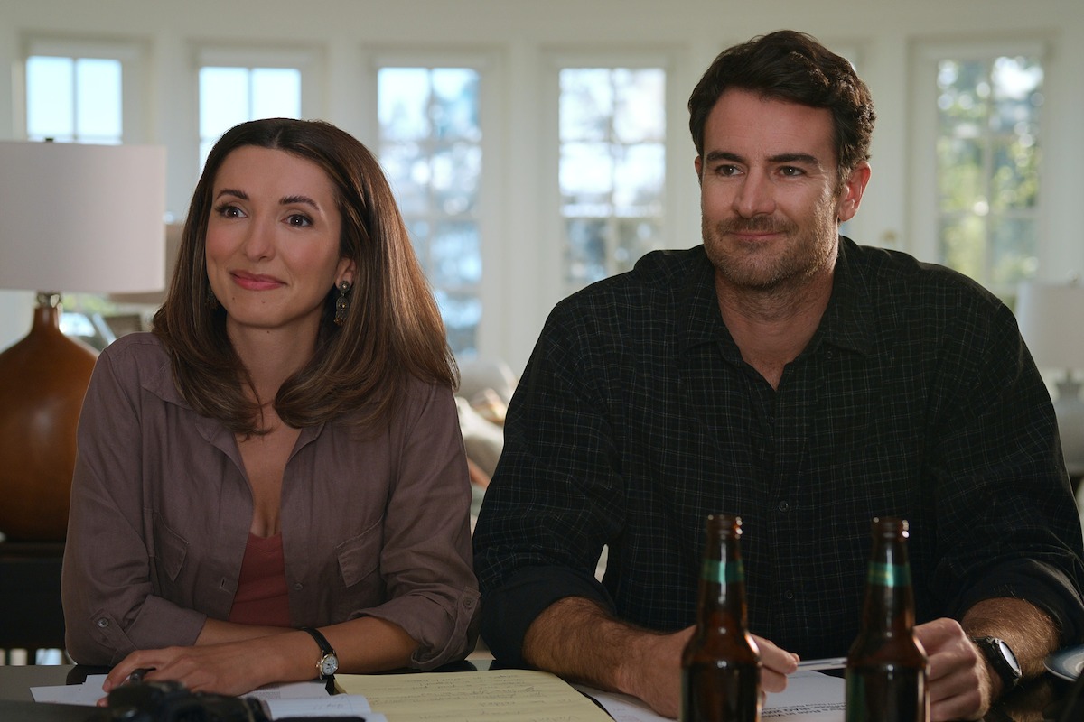 The 'Firefly Lane' Cast: Who's Who in the Decade-Spanning Decade ...