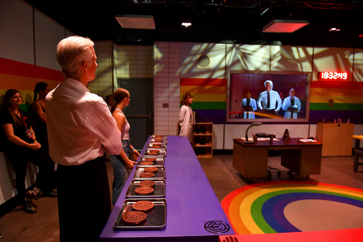 See Matthew Modine surprise fans at Stranger Things: The Experience ...