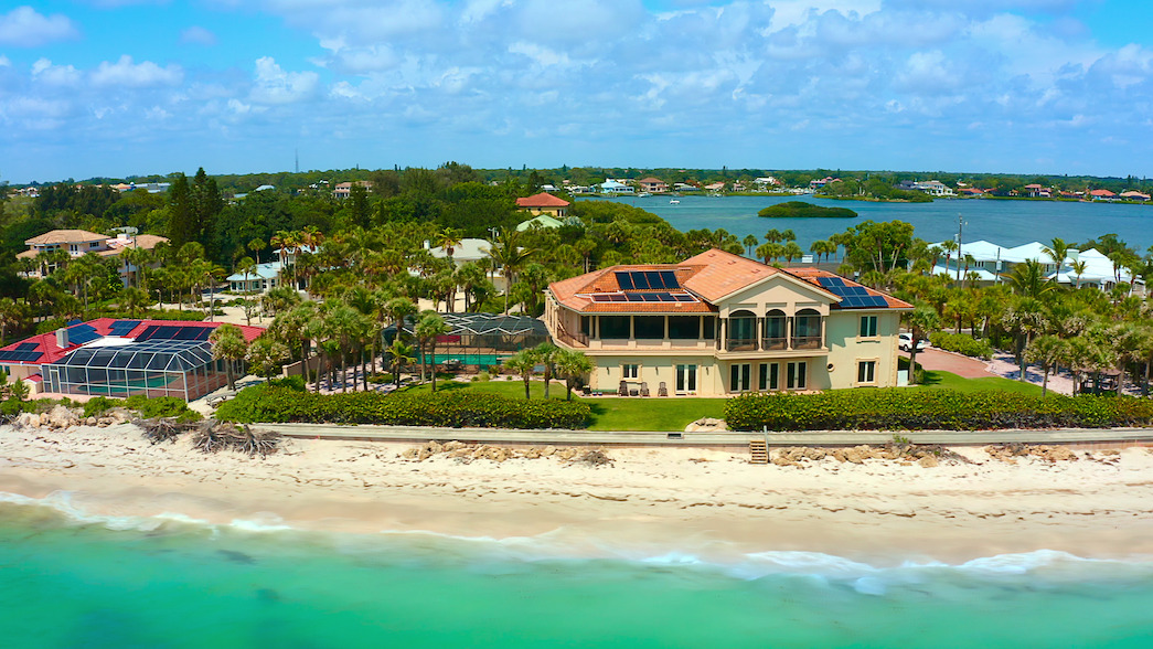 What Is ‘Buy My House’ on Netflix? First Look Photos - Netflix Tudum