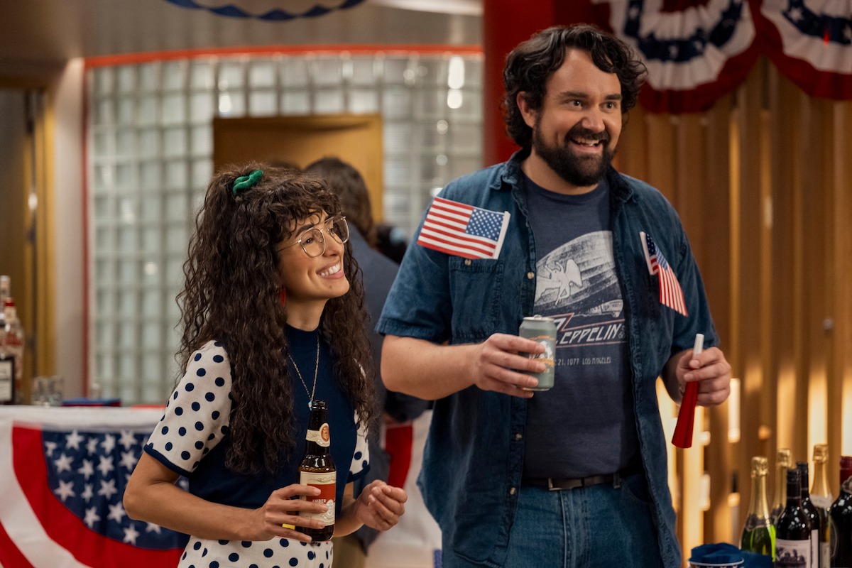 The 'Firefly Lane' Cast: Who's Who in the Decade-Spanning Decade ...