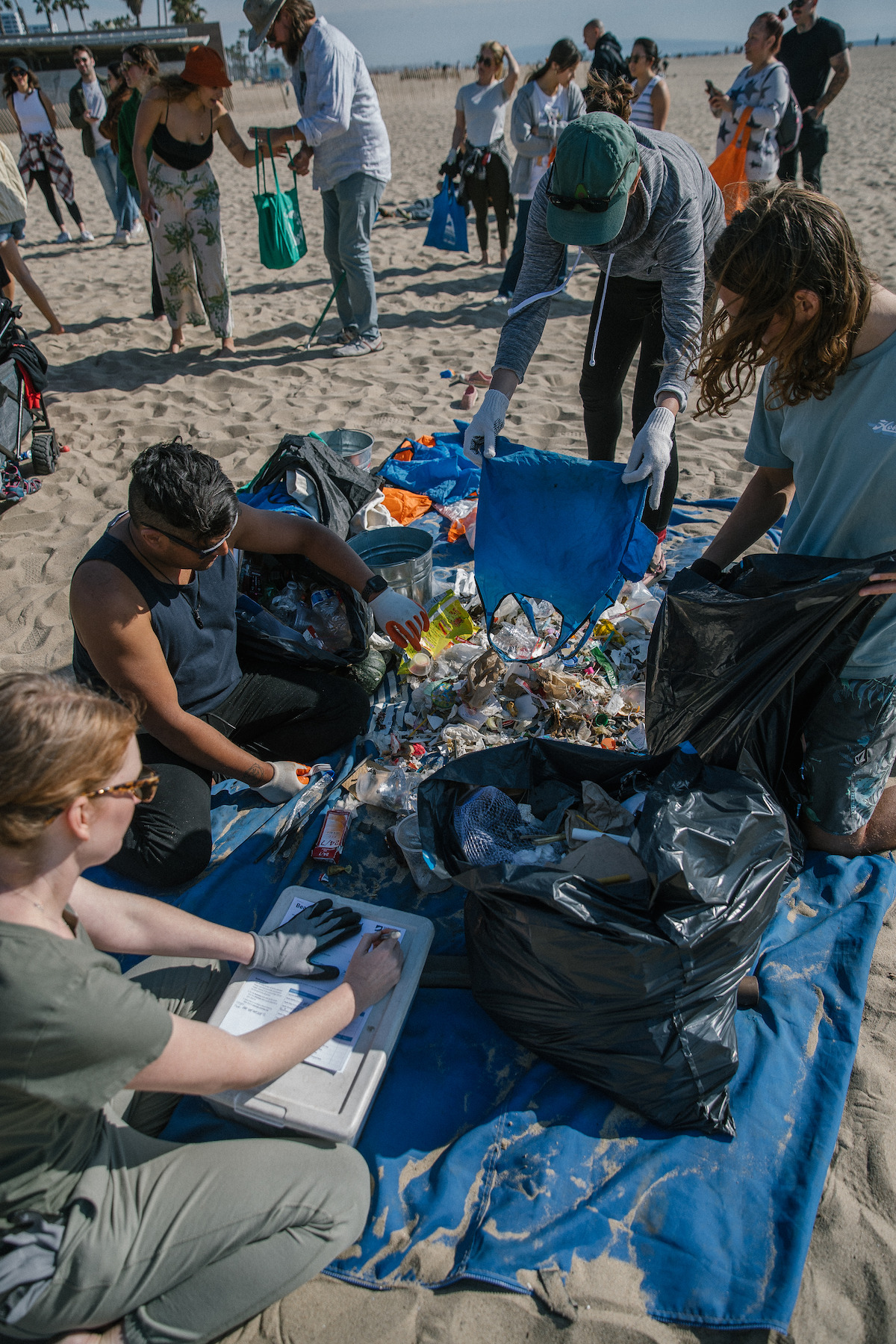 The Outer Banks Cast Cleaned Up Santa Monica’s Coastline After ...
