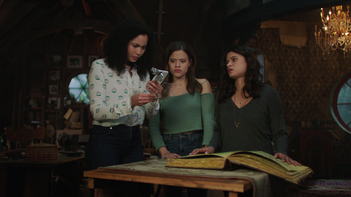 Best Movies and TV Shows with Queer Super Hero Romance - Netflix Tudum