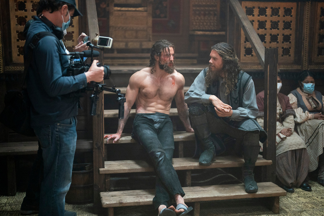 Vikings Valhalla How Leo Suter And The Cast Got Their Bodies To Glow