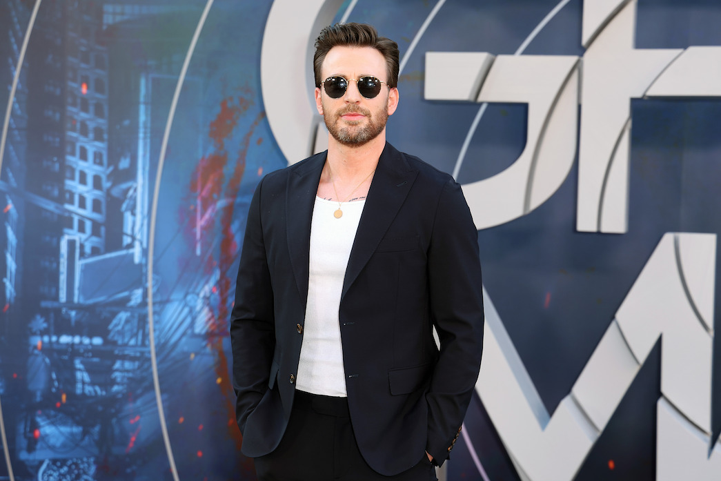 ‘Gray Man’ Stars Say They’d Look to Ryan Gosling for Heroic Help ...