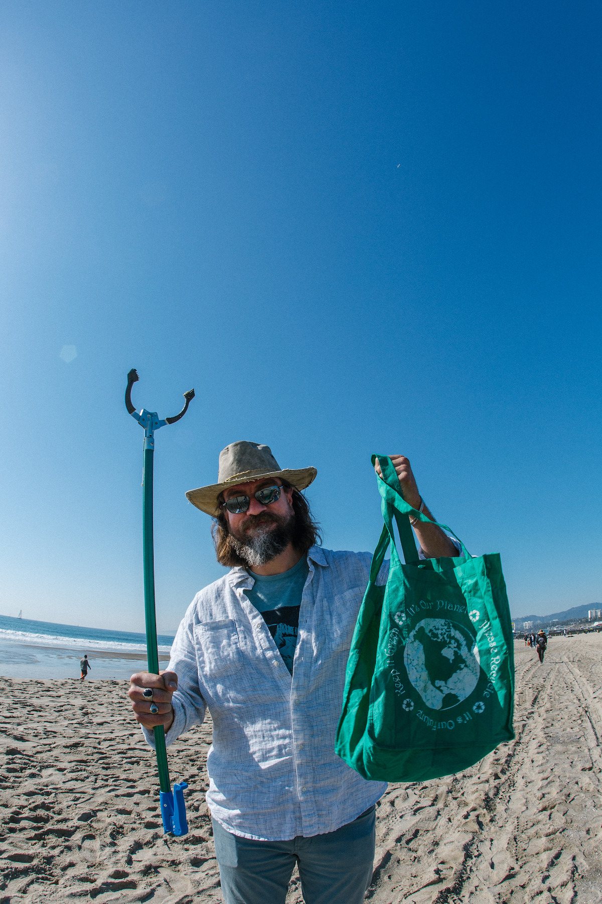 The Outer Banks Cast Cleaned Up Santa Monica’s Coastline After ...