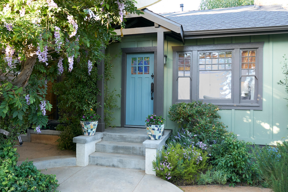 Your Place or Mine Director Explains Peter and Debbie Houses, Decor ...