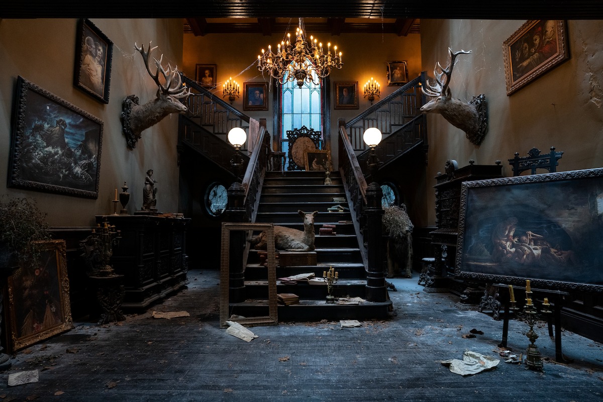 Pickman’s Model Cabinet of Curiosities Behind the Scenes - Netflix Tudum