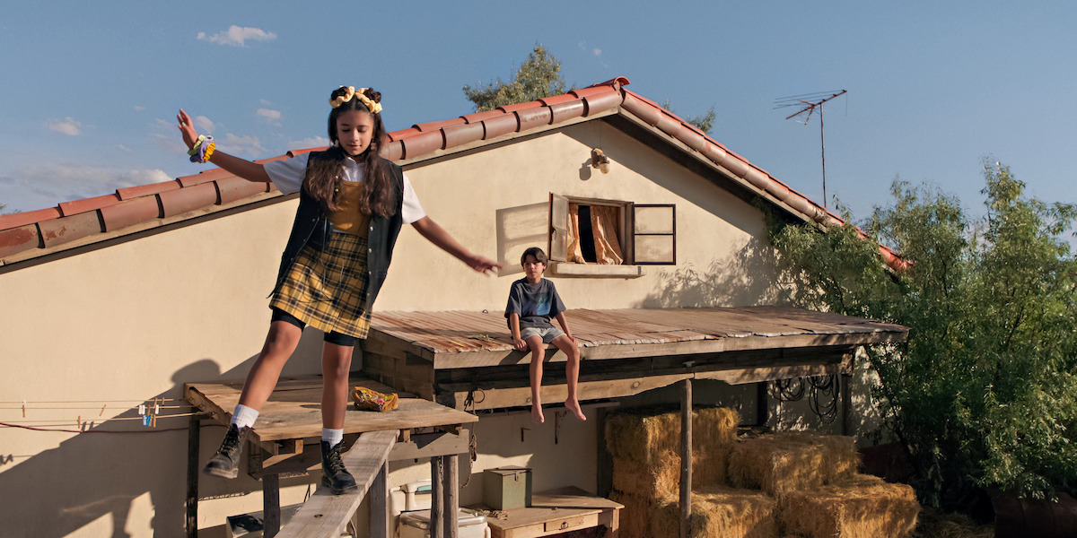 Chupa Cast Guide: Who's Who in the Family Film - Netflix Tudum