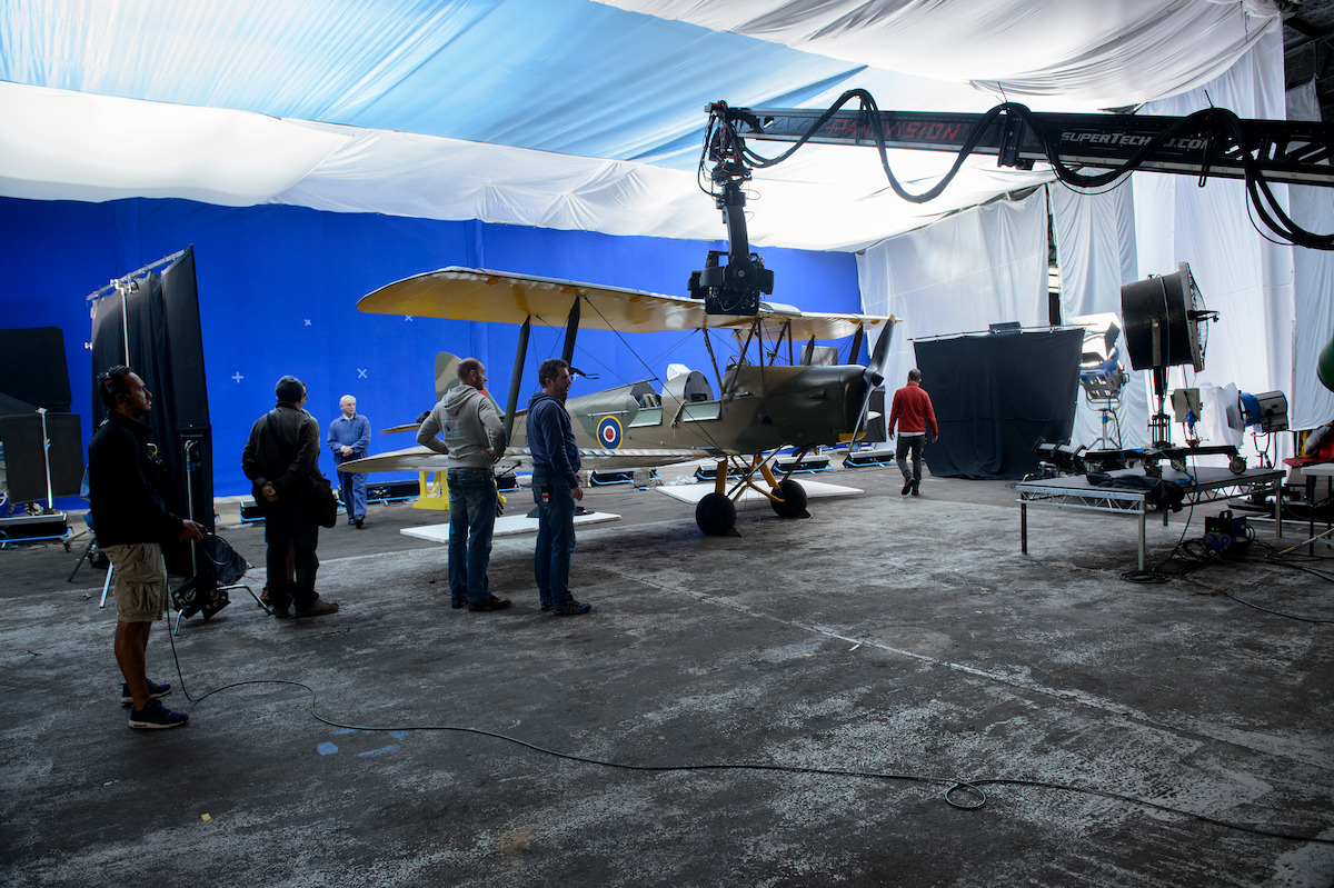 ‘The Crown’ Stars Behind the Scenes Photo Gallery - Netflix Tudum