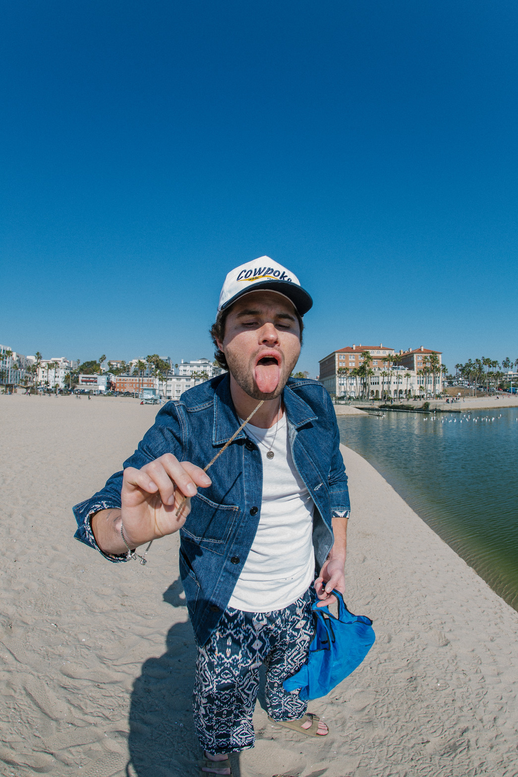 The Outer Banks Cast Cleaned Up Santa Monica’s Coastline After ...