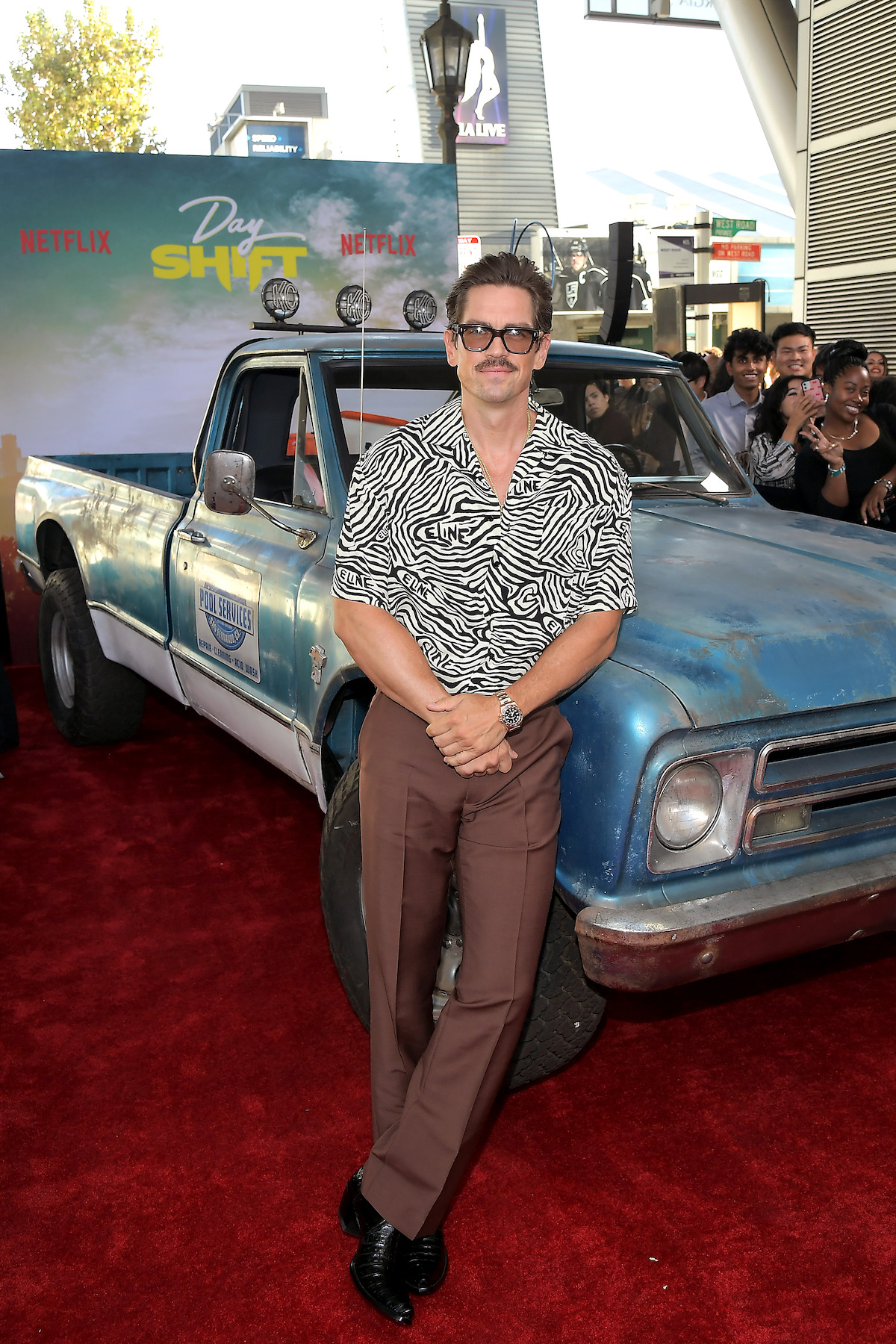 Jamie Foxx Slays the Red Carpet at the ‘Day Shift’ Premiere - Netflix Tudum