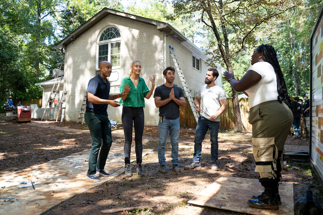 12 Best TV Shows to Watch With Your Dad on Father's Day - Netflix Tudum