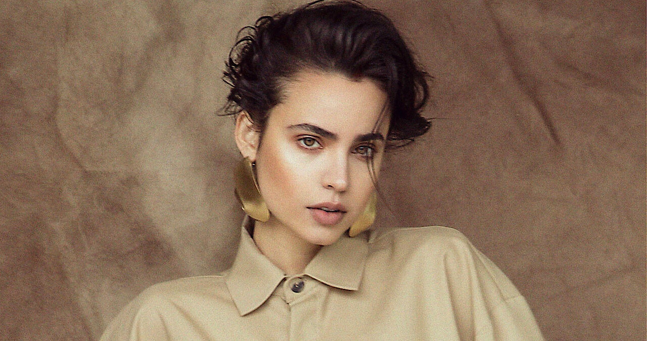 Carry-On: Cast, Release Date, Trailer, and Plot of Taron Egerton ...