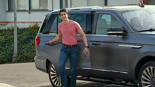 Watch The Lincoln Lawyer Season 3 First 11 Minutes Now - Netflix Tudum