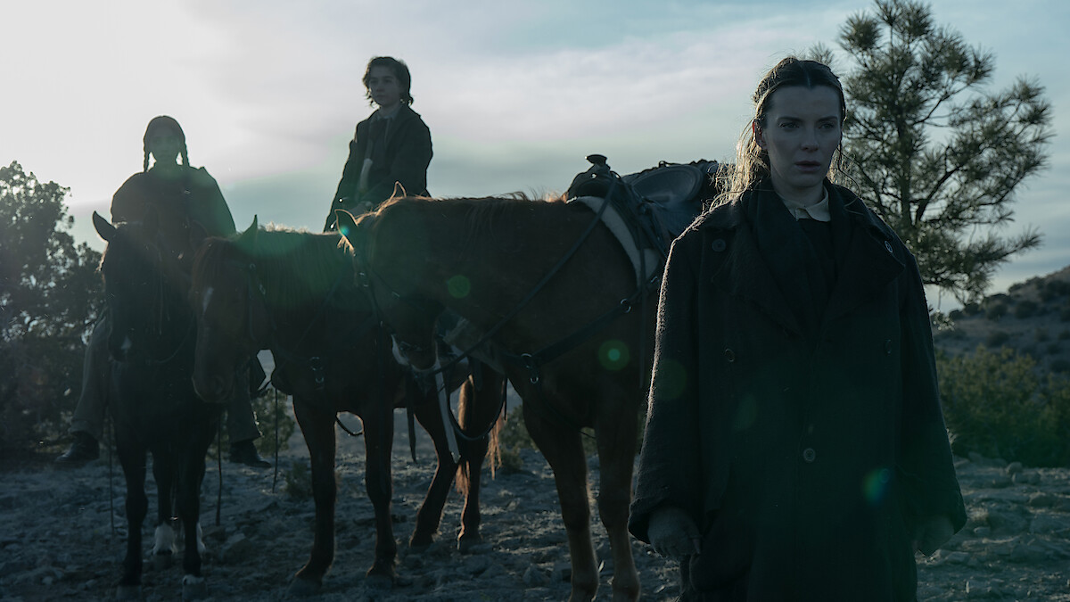 Pete Berg, Betty Gilpin, and Taylor Kitsch Talk New Series 'American Primeval' - Netflix Tudum