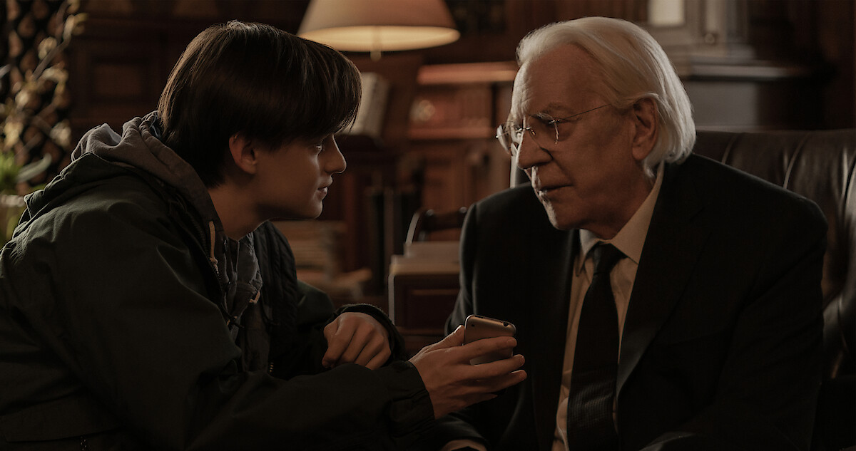 Who’s in Mr. Harrigan’s Phone? - Netflix Tudum