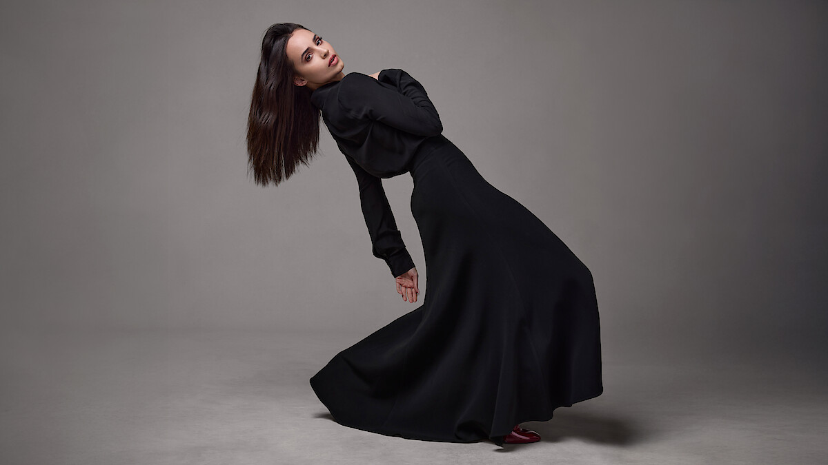 Sofia Carson on The Life List, Connecting with Alex and Connie Britton - Netflix Tudum