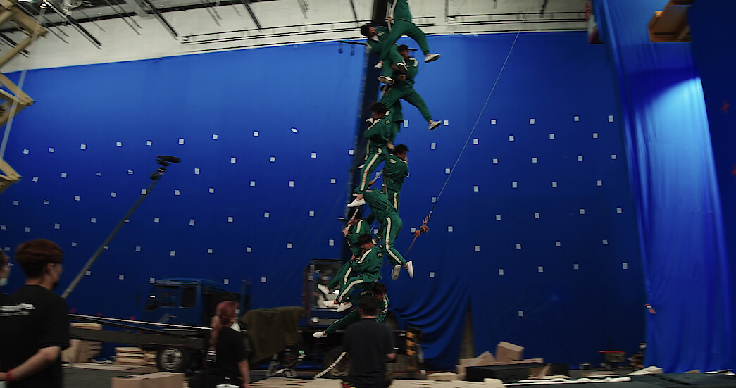 Go Behind The Making Of 'Squid Game''s Red Light, Green Light - Netflix ...