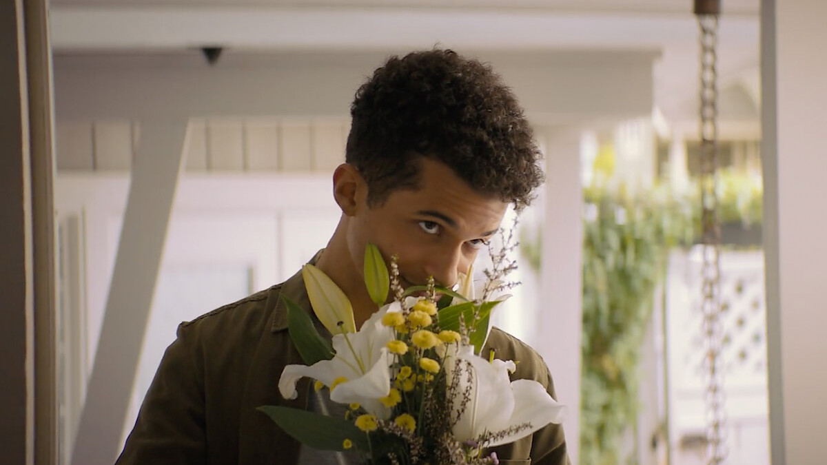 Watch the ‘Hello, Goodbye, and Everything In Between’ Trailer - Netflix ...