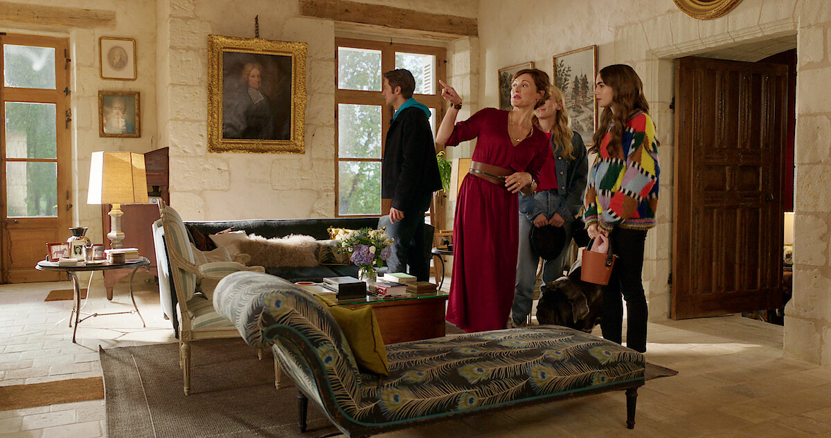 15 Lessons About France Emily Learns in ‘Emily in Paris’ - Netflix Tudum