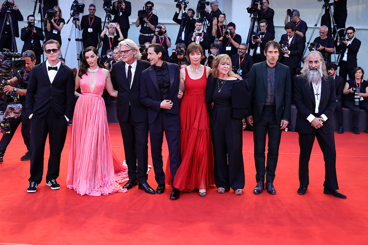 The Cast of ‘Blonde’ Walks the Red Carpet at the Venice Film Festival ...