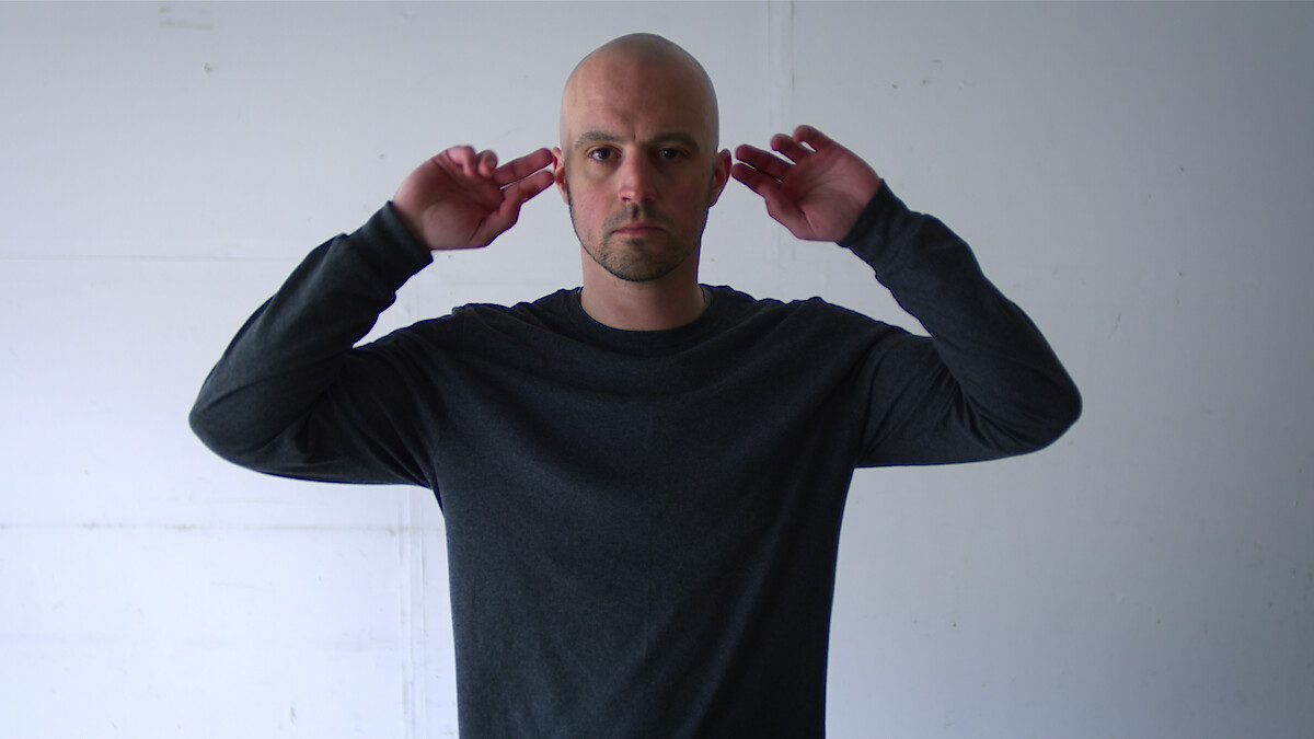 Watch the 'Untold: Sign Stealer' Trailer - Netflix Tudum