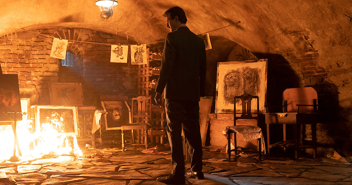 Pickman’s Model Cabinet of Curiosities Behind the Scenes - Netflix Tudum