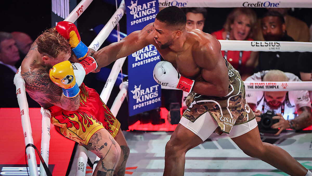 Anthony Joshua Defeats Jake Paul by Sixth-Round Knockout - Netflix Tudum