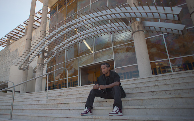 Neon Cast, News, Videos and more