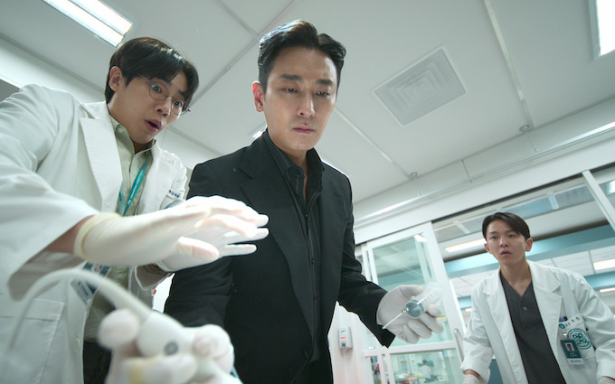 The Trauma Code: Heroes on Call Cast, News, Videos and more